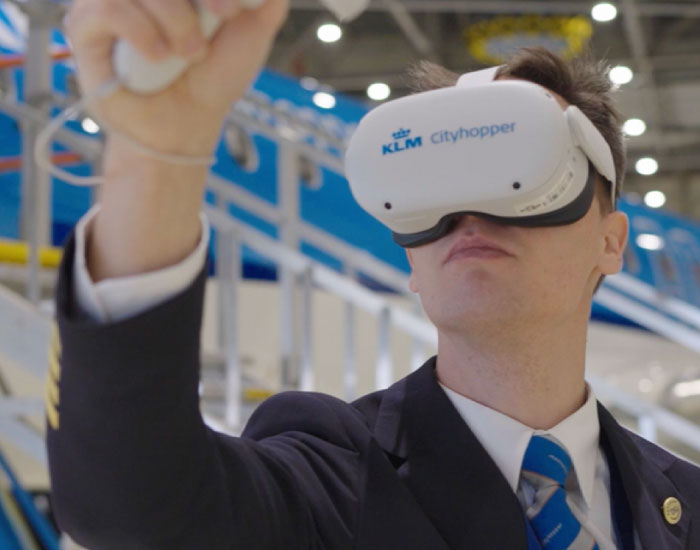 Ready for take-off: KLM and Sogeti test digital cockpit with AI ...